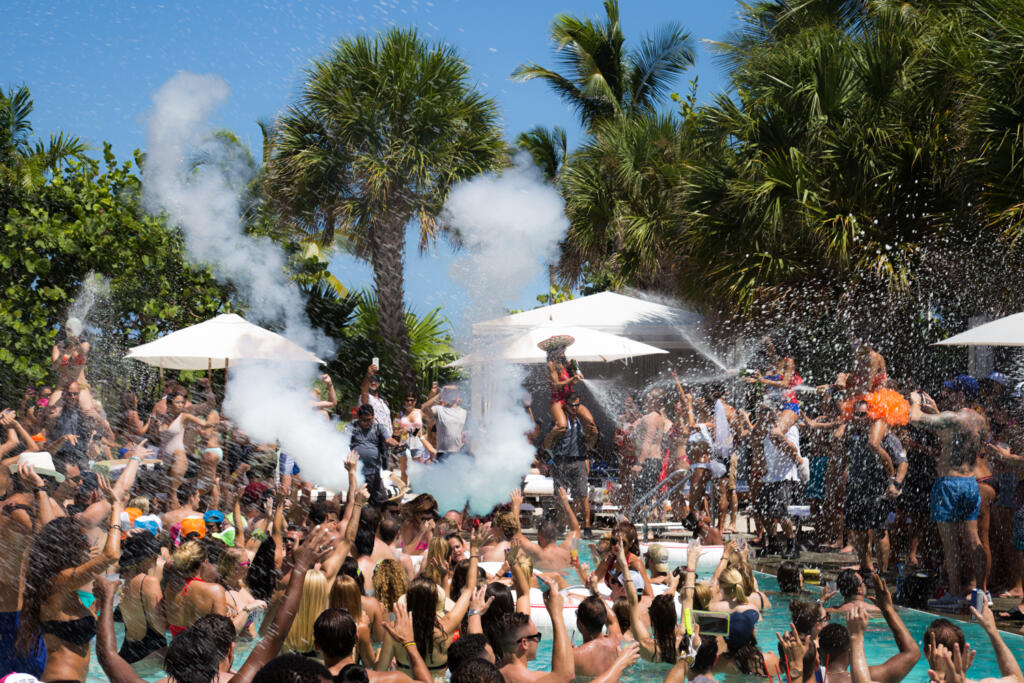 Fun in the sun - Pool Party | We Own South Beach
